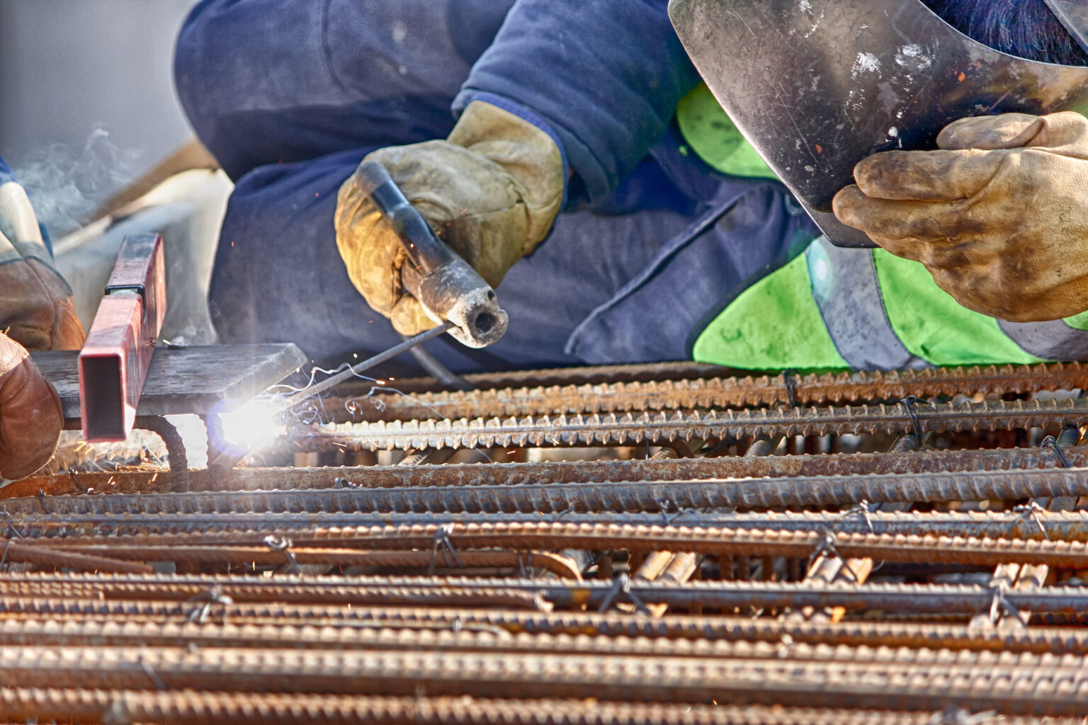 How is onsite welding used in the construction industry?